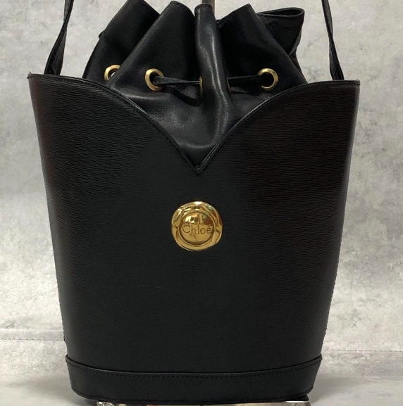 Chlo? ドローストリングス ショルダーバッグ レザー ブラック バケツ型