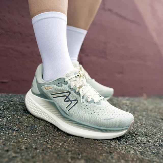 Seed（シード） KARHU （カルフ） 靴・シューズ スニーカー WOMEN’S MESTARI RUN （メスタリラン） 1.5 【SEA FOAM / EXCALIBUR （シーフォーム／エクスカリバー）】 KH205800 ランニング 通勤 通学 滑りにくい レディース 女性用 緑 白 25 {SK}
