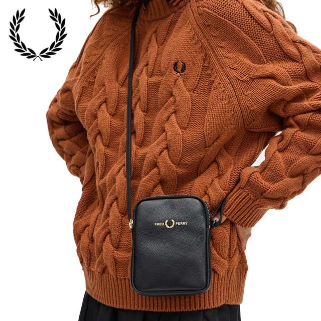 フレッドペリー バッグ FRED PERRY Tumbled Leather Side Bag  L8289 102（BLACK） ショルダー ボディバッグ  ポシェット レザーバッグ  天然皮革