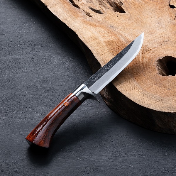 東周作 狩猟用 剣鉈 直刃 4寸 120mm 青紙鋼 黒打ち仕上げ 洋漆柄 鞘付き (火造り鉈 ハンティングナイフ 和式ナイフ 剣ナタ キャンプ ナイフ キャンプギア ブッシュクラフト)