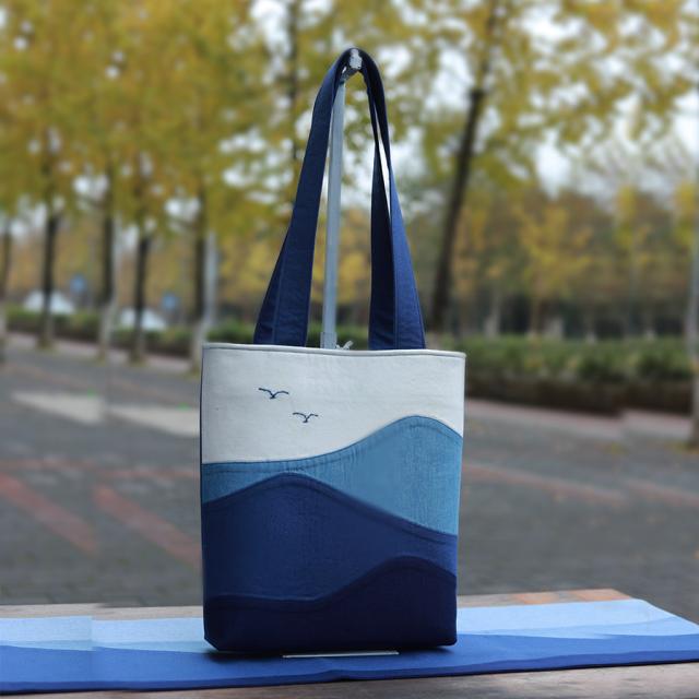 【遠山シリーズ】手染め・手刺繍トートバッグ｜草木染・手作り｜静謐な山景デザイン・和の美しさ｜35×38cm 綿麻素材