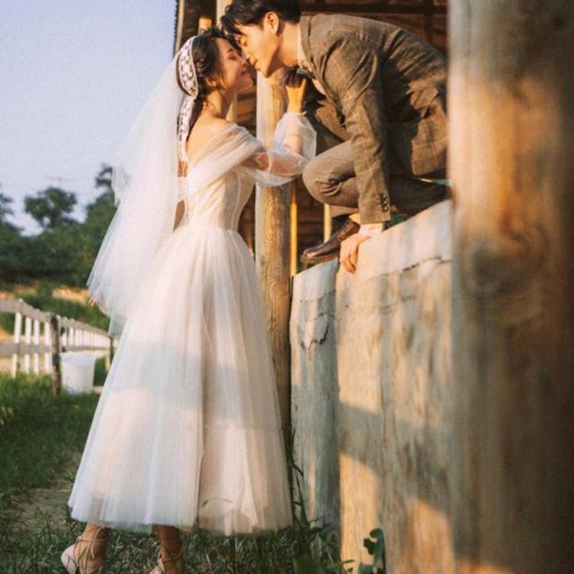 ウエディングドレス 二次会 Vネック オフショルダー エンパイアドレス