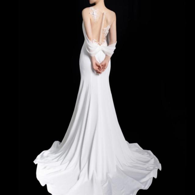 ウェディングドレス マーメイドライン トレーン付きドレス