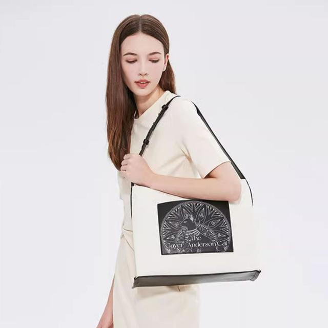 トートバッグ レディースバッグ 大きめ 大英博物館 バステト マグネット エジプトシリーズ 海外正規品 ゲイヤー・アンダーソンの猫 キャンバス生地 軽量 大学生 カジュアル 通勤 通学 大容量 通勤バッグ 肩掛け 可愛い 軽い 大容量 並行輸入品 トートバッグ レディースバッグ 大きめ 大英博物館 バステト