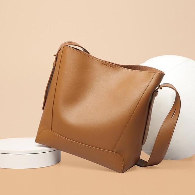 本革　　レディース　レザーバッグ　ショルダーバッグ 革バッグ　かばん　通勤 通学　大人　20代30代40代50代