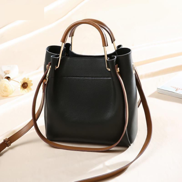 【爆買】本革　トートバッグ　レディース　レザーバッグ　ショルダーバッグ 革バッグ　かばん　通勤?通学　大人　20代30代40代50代