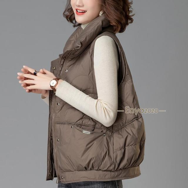 レディース 保温性抜群のボリューム満点ダウンベスト ダウンコート 無地 袖なし 軽量 ハイネック シンプル 防風 防寒対策 保温 着痩せ 秋服 冬服 カジュアル