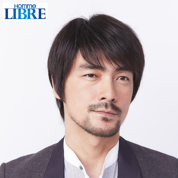 メンズウィッグ「オム・リーブル」ベーシックスタイル02 ナチュラルブラック (男性用かつら 人毛ミックス 高級ウィッグ 総手植え 白髪交じり)