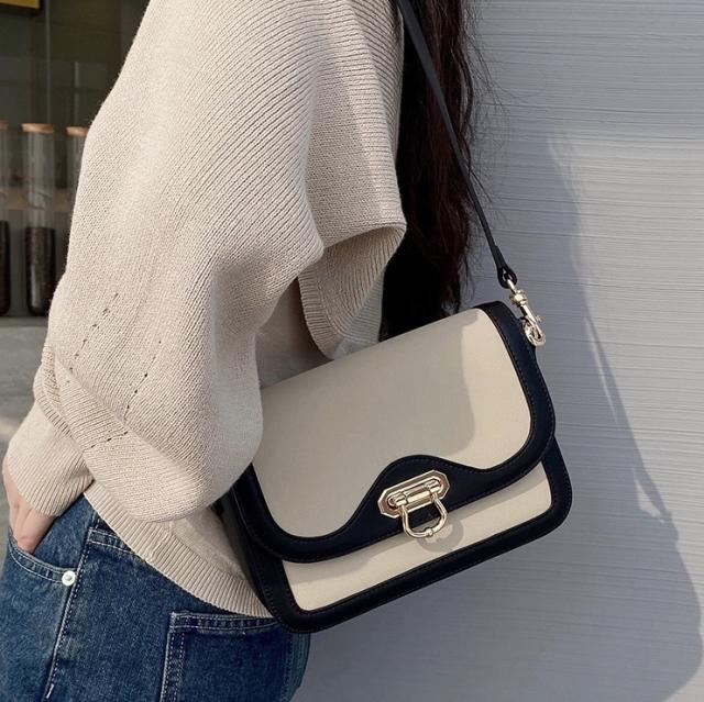 ショルダー バッグ 送料無料 個性 肩掛け 斜め掛け コンパクト ファスナー ポシェット かわいい 大人可愛い きれいめ シンプル カジュアル 上品 おしゃれ 存在感 主役級 抜け感 こなれ感 とろみ感 ロングシーズン レディース ママ OL 学生