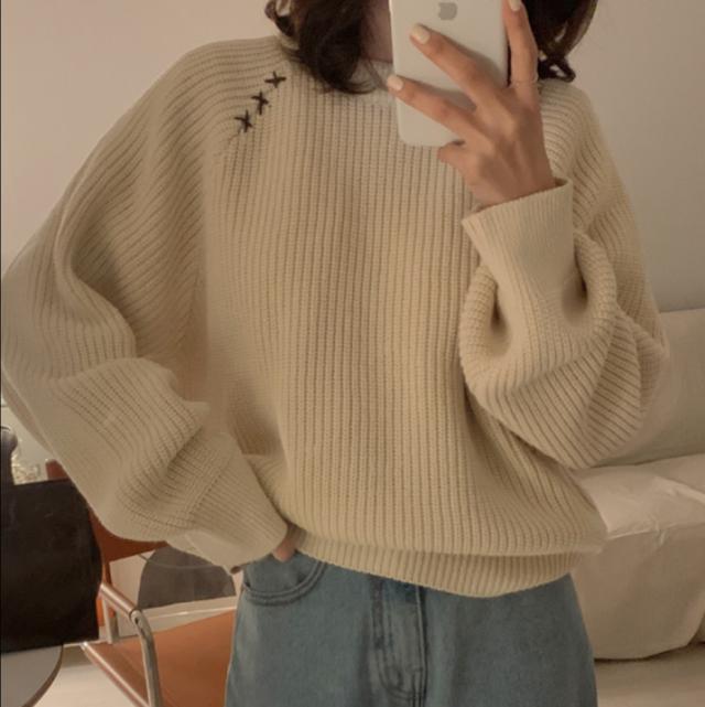 トップス セーター 送料無料 個性 リブニット プルオーバー ラウンドネック 長袖 かわいい 大人可愛い きれいめ シンプル カジュアル 上品 おしゃれ 主役級 存在感 レディース 秋 冬 レトロ 抜け感 こなれ感 楽ちん 無地 ママ OL 学生