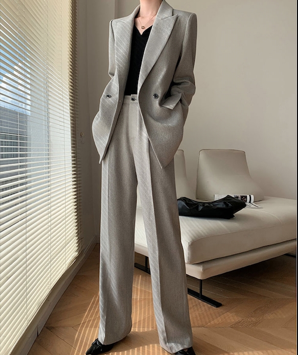 スーツ レギュラー丈 長袖 レギュラー袖 襟付き スーツカラー ポリエステル ウール 厚手 シンプル カジュアル 大人 上品 お洒落 大人女子 こなれ感 ルーズ クール 存在感 フォーマル ロイヤル 無地 秋 冬 誕生日 入学式 入園式 冠婚葬祭 クリスマス 20代 30代 40代 女性用