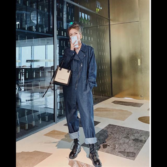 デニム ジャンプスーツ セットアップ オールインワン ロング丈 袖あり Vネック ワイド アシンメトリー 切り替えデザイン デニム ブルーデニム 大人可愛い きれいめ カジュアル 上品 おしゃれ かっこいい レトロ 大人女子 こなれ感 メンズライク ボーイッシュ スポーティー デニム ジャンプスーツ セットアップ オールインワン ロング丈 袖あり