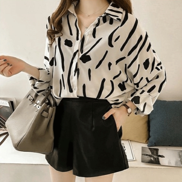 トップス シャツ 袖あり 長袖 Vネック 襟付き ストレート Iライン 前開き 薄手 かわいい 大人可愛い カジュアル 大人 おしゃれ お洒落 かっこいい レトロ 大人可愛い 大人女子 こなれ感 ラフ マニッシュ 個性的 クール モード系 モダン 主役級 存在感 とろみ感 抜け感 柄 春