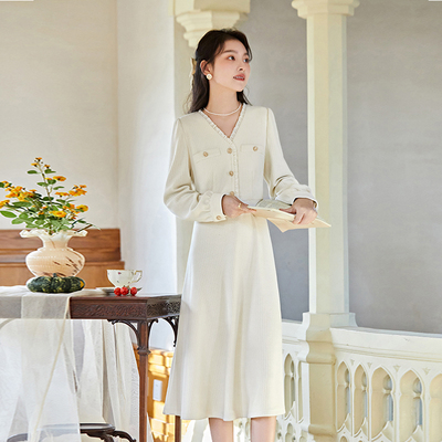 ワンピース デート フレアワンピース ミモレ ミモレ丈 袖あり 長袖 かわいい 大人可愛い きれいめ シンプル カジュアル 大人 上品 おしゃれ お洒落 主役級 存在感 春 秋 10代 20代 30代 レディース 女性用 OL 学生 デート お出かけ 公園デビュー 女子会 休日 イベント 旅行