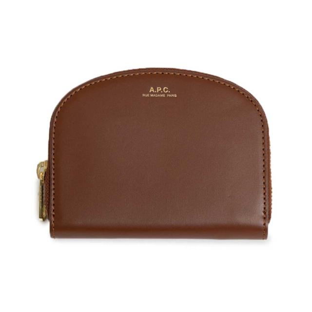 アーペーセー A.P.C. ケース 小銭入れ F63219 PXAWV CAD DEMI-LUNE COMPACT WALLET ハーフムーン NOISETTE ブラウン財布 小銭入れ