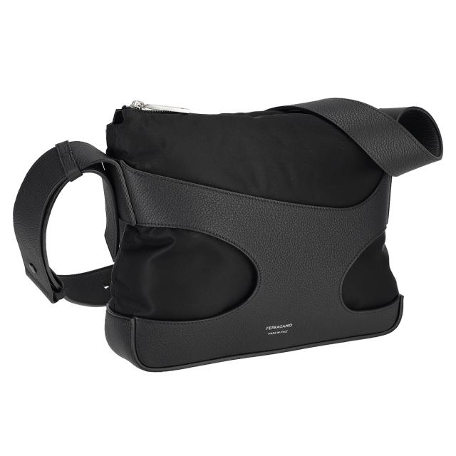 フェラガモ Ferragamo バッグ ショルダーバッグ 肩掛けバッグ 斜め掛けバッグ 241499 770081 メンズ ブラック 本革 レザー 斜め掛けショ