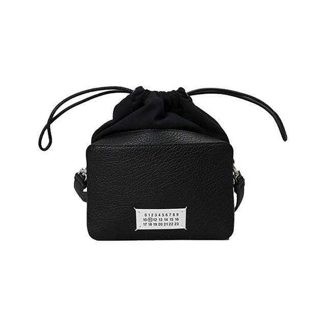 メゾンマルジェラ Maison Margiela バッグ ショルダーバッグ 肩掛けバッグ 斜めがけバッグ SB1WG0018 P4348 T8013 5AC CAMERA BAG MEDIUM