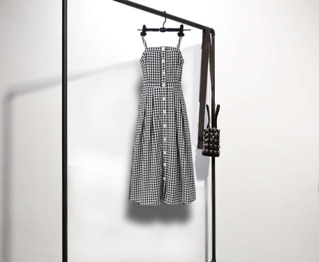 レディース ワンピース 人気 通販 ギンガムチェック キャミワンピ キャミソール おすすめ 袖なし ボタン タック入り ハイウエスト 切り替え 美 ライン シルエット モノトーン おしゃれ 大人 可愛い ガーリー ラブリー 通勤 通学 お出かけ デート 旅行 休日 普段使い 白 黒 夏