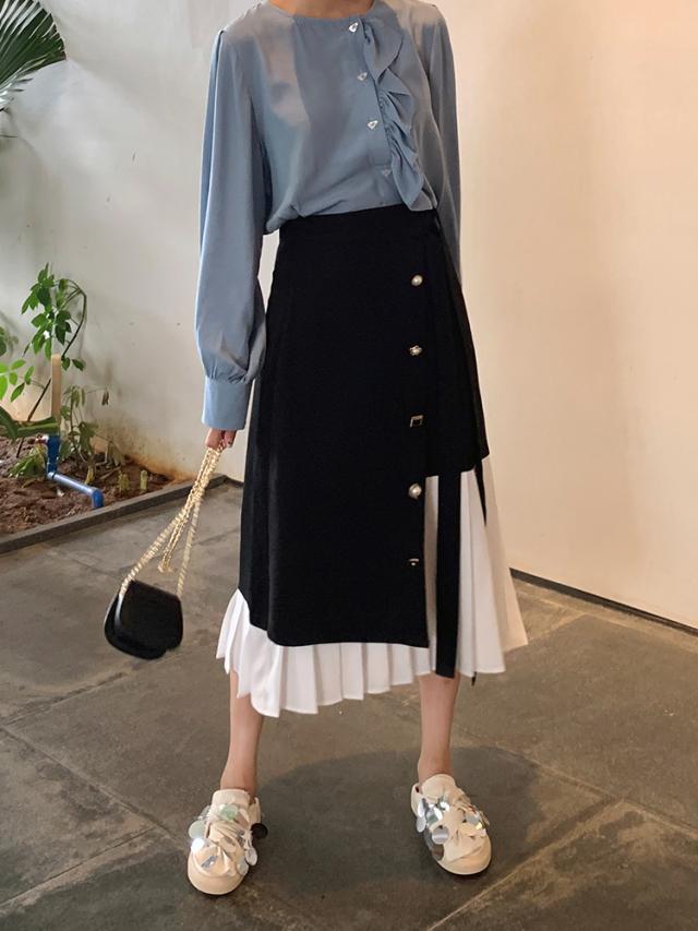Aライン切り替えスカート プリーツ 異素材 変形 バイカラー パイピング きれいめ  シンプル  カジュアル  大人  上品  おしゃれ かっこいい 女子会 通勤 通学 デート お出かけ ママ友 パーティー 旅行 合わせやすい モード 金ボタン フロントボタン ロング ミドル