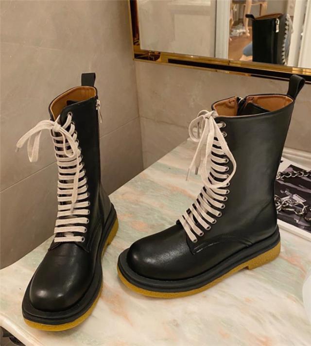 配色ソール フェイクレザー レースアップ ブーツ レディース シューズ ミドルブーツ 4cmヒール ミドルヒール 編み上げ 靴紐 バイカラー ラウンドトゥ PU 歩きやすい 安定感 大人可愛い シンプル カジュアル おしゃれ かっこいい ボーイッシュ 春 秋 冬 お出かけ 普段使い