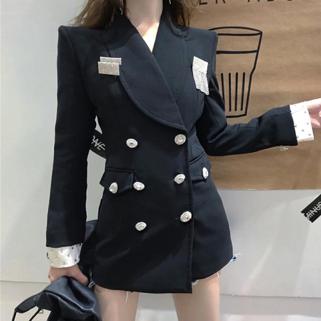 配色カフス付き ダブルボタン ジャケット レディース アウター 襟付き タキシードカラー ビジューボタン きらきら 長袖 袖口バイカラー スパンコール 装飾 すっきり ウエストシェイプ きれいめ 上品 おしゃれ かっこいい 個性的 クール モード系 イベント デート お出かけ 黒