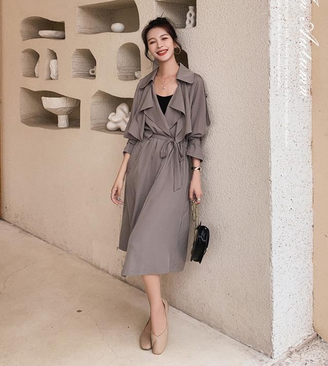 とろみ トレンチ コート レディース アウター ミディアム丈 ラグラン袖 長袖 Vネック 襟付き Aライン ウエストマーク ウエストリボン 前開き きれいめ シンプル カジュアル 大人 おしゃれ お洒落 可愛い 女子 こなれ感 韓国 オルチャン グレー 秋 冬 休日 デート 女子会