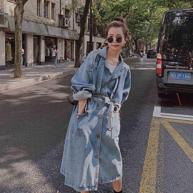 レディース デニム ジャケット コート 人気 おすすめ 通販 アウター ワンピース 羽織り ミモレ丈 ロング 襟付き ポロ襟 長袖 袖あり ルーズ ゆったり ボタン コットン 綿 シングルブレスト ベルト ポケット カジュアル おしゃれ 大人 かわいい 10代 20代 30代 通学 デート