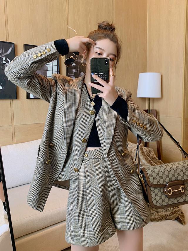 ばら売り チェック柄  スリーピース 選べる ジャケット ベスト ショートパンツ セットアップ アウター 羽織 スーツ 襟付き 長袖 ダブルブレスト 前開き トップス 袖なし Vネック ボタン ポケット ボトムス ショート丈 パンツ ハイウエスト ワイドレッグ きれいめ カジュアル