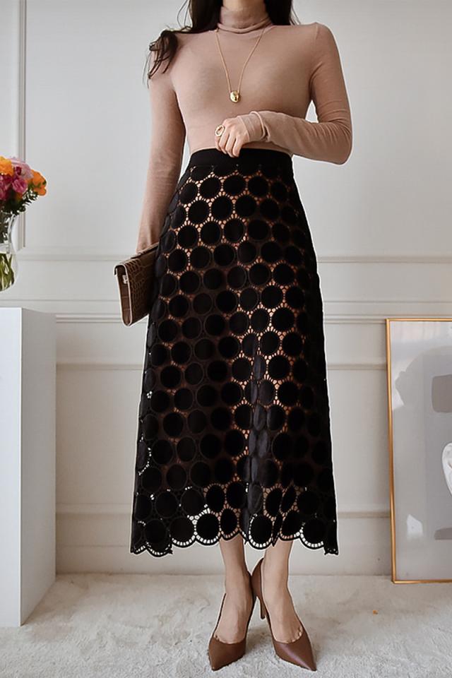 ロング スカート レディース ボトムス ミモレ丈 ロング丈 フレア ドット柄 レース 透け感 シースルー かわいい きれいめ シンプル 大人 おしゃれ ラブリー キュート ガーリー 個性的 ハイウエスト 脚長効果 ポルカドット お出かけ デート 女子会 ランチ ディナー 旅行