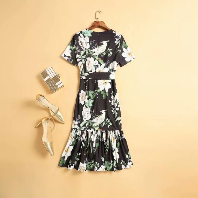 ワンピース 黒 大きいサイズ XL 春 夏 秋 半袖 ひざ丈 フレア ジッパー ラウンドネック 鳥 花柄 プリント ウエストマーク 着痩せ 細見え 可愛い 合わせやすい カジュアル おしゃれ エレガント 上品 休日 デート お出かけ 女子会 お呼ばれ パーティー OL 学生 ママ 通勤 通学 ワンピース 黒 大きいサイズ XL 春 夏 秋 半袖 ひざ丈 フレア ジッパー