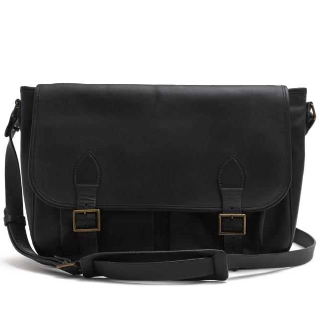 ○アーペーセー A.P.C. 子牛革 カーフ ショルダーバッグ SAC BESACE A10 フラップ式 シボ革 シュリンクレザー メッセンジャーバッ  中古
