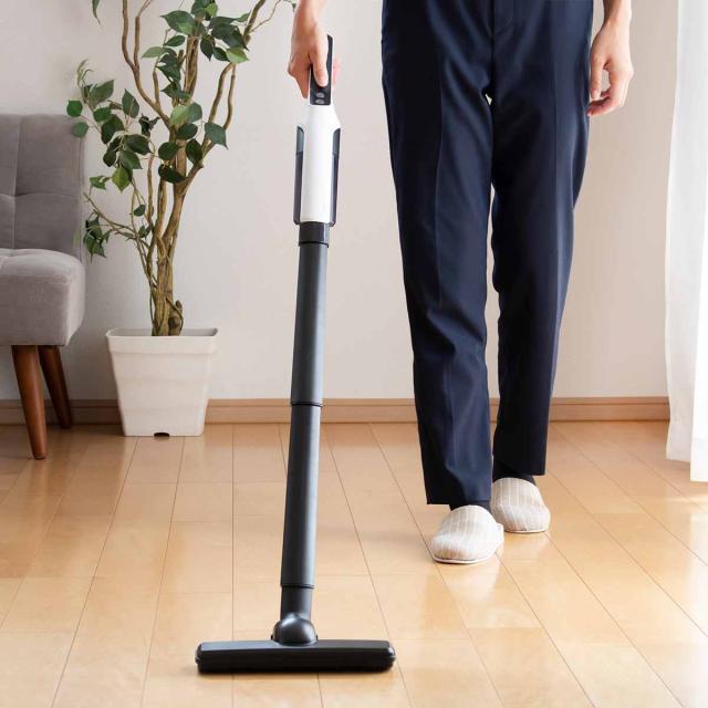 スティッククリーナー 充電式 （ スティック クリーナー 掃除機 コードレス 小型 コンパクト ミニ掃除機 ハンディ掃除機 軽量 スリム ホワイト シンプル 洗えるフィルター 車 ソファ 食べこぼし 子ども ペット 毎日掃除 白 ）