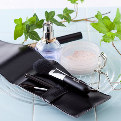 人気 詰め合わせ 送料無料 贈り物 基本メイクに必要なブラシ３本をセット ベーシックセット