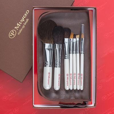 送料無料 熊野メイクブラシ7本セット＆携帯用ポーチ[ショート軸タイプ・ホワイトパール] 癒しの熊野化粧筆 宮尾 広島県