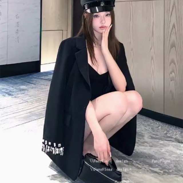 テーラードジャケット ブレザー レディース 長袖 前開き ボタン フェミニン かわいい 大人可愛い きれいめ シンプル カジュアル 上品 おしゃれ かっこいい レトロ こなれ感 ラフ ガーリー ルーズ エレガント フォーマル 抜け感 無地 春 秋 入学式 入園式 卒業式 卒園式 謝恩会