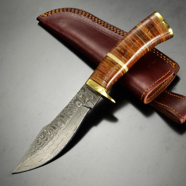Damascus ハンティングナイフ 固定刃 ダマスカス鋼 レザースタックハンドル 革製シース付 DM-1066[bdm1066r]
