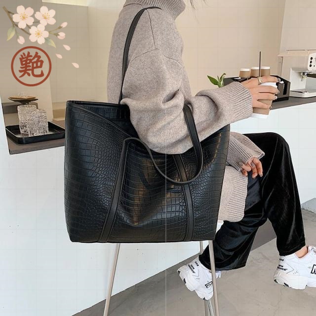 夏 40代 20代 黒  カジュアル レディースバッグ バッグ トートバッグ 大容量 2021 30代 おしゃれ カバン 学生 通学 通勤 母の日 人気 かばん 春