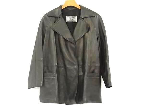 ■美品■ GIANNI VERSACE ジャンニ ヴェルサーチ レザー ジャケット アウター 洋服 レディース メンズ ブラック系 AZ6527