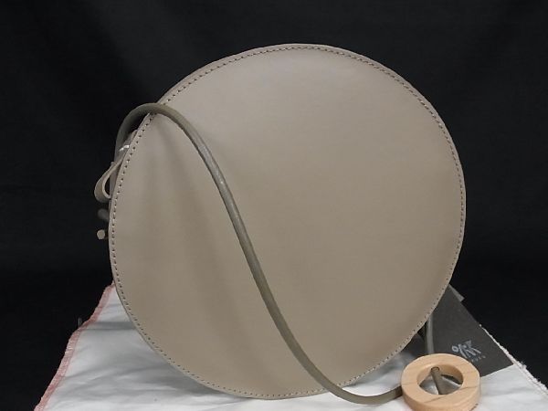 ■新品同様■ YURUKU ユルク レザー ショルダーバッグ ポシェット 肩掛けかばん レディース グレージュ系 BD4310