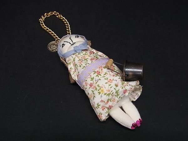 ■新品同様■ MUVEIL ミュベール グランマチャーム キーホルダー ピンブローチ ピンバッジ アイボリー系 BF5008