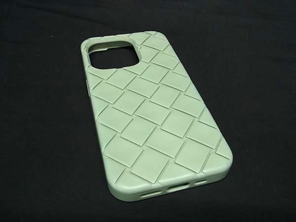 ■美品■ BOTTEGA VENETA ボッテガヴェネタ イントレチャート ラバー iPhone14Pro 対応 アイフォンケース ライトグリーン系 BJ6611