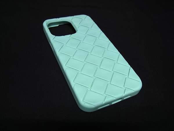 ■美品■ BOTTEGA VENETA ボッテガヴェネタ イントレチャート ラバー iPhone14ProMax スマホケース ライトブルー系 BS1454