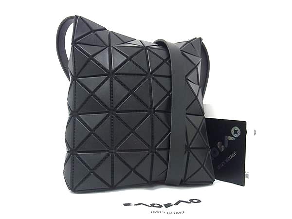 ■新品同様■ BAO BAO ISSEY MIYAKE バオバオイッセイミヤケ PVC クロスボディ ショルダーバッグ ポシェット ブラック系 DB2639