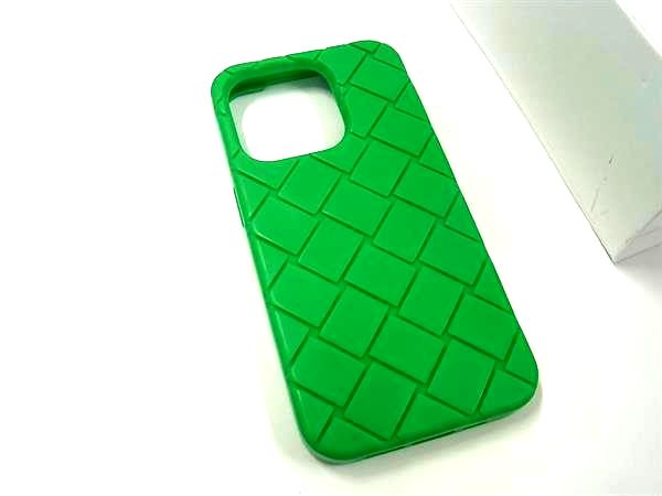 ■美品■ BOTTEGA VENETA ボッテガヴェネタ イントレチャート ラバー iPhone 14Pro 対応 アイフォンケース グリーン系 FB7959