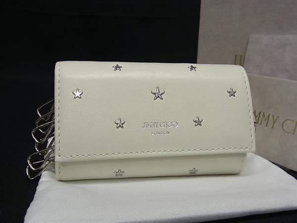 ■新品■未使用■ JIMMY CHOO ジミーチュウ ネプチューン レザー スタースタッズ 6連 キーケース 鍵入れ ホワイト系 FM4069