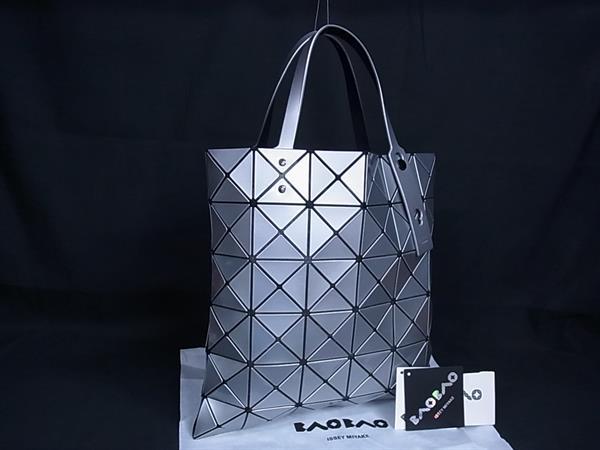■新品同様■ BAO BAO ISSEY MIYAKE バオバオイッセイミヤケ ルーセント PVC ハンドバッグ トートバッグ シルバー系 FN8600