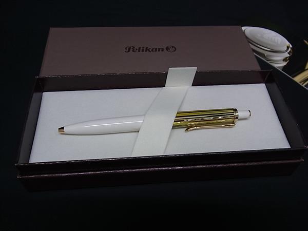 ■新品■未使用■ Pelikan ペリカン スーベレーン K400 ノック式 ボールペン 筆記用具 文房具 ステーショナリー アイボリー系 FU3902