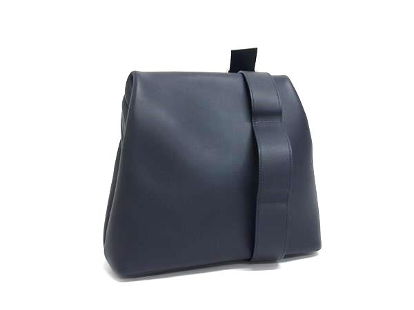 ■極美品■ OSOI オソイ レザー ショルダーバッグ 肩掛け レディース ネイビー系 FU7752