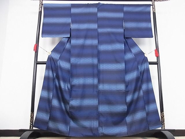 平和屋本店■極上　藍香房　花織　紬　横段文　着丈160cm　裄丈66cm　正絹　逸品　4kk4205