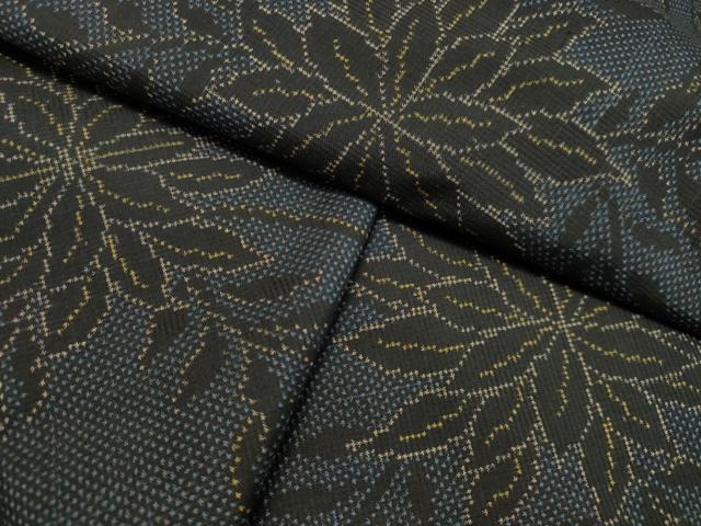 平和屋着物●本場大島紬　7マルキ　草花文　正絹　逸品　DAAS2202tw